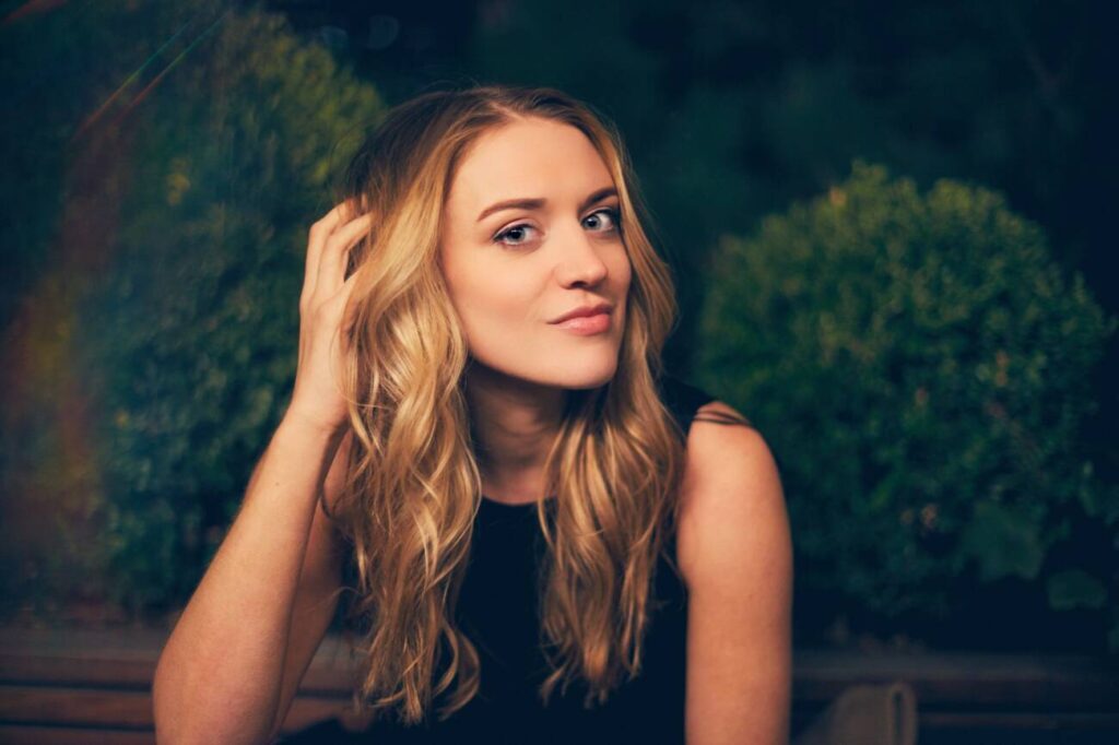 ‘Dollface’: Chelsea Frei entra para o elenco da 2ª temporada