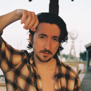 ‘Midas Man’: Conheça o elenco oficial da cinebiografia do empresário ...