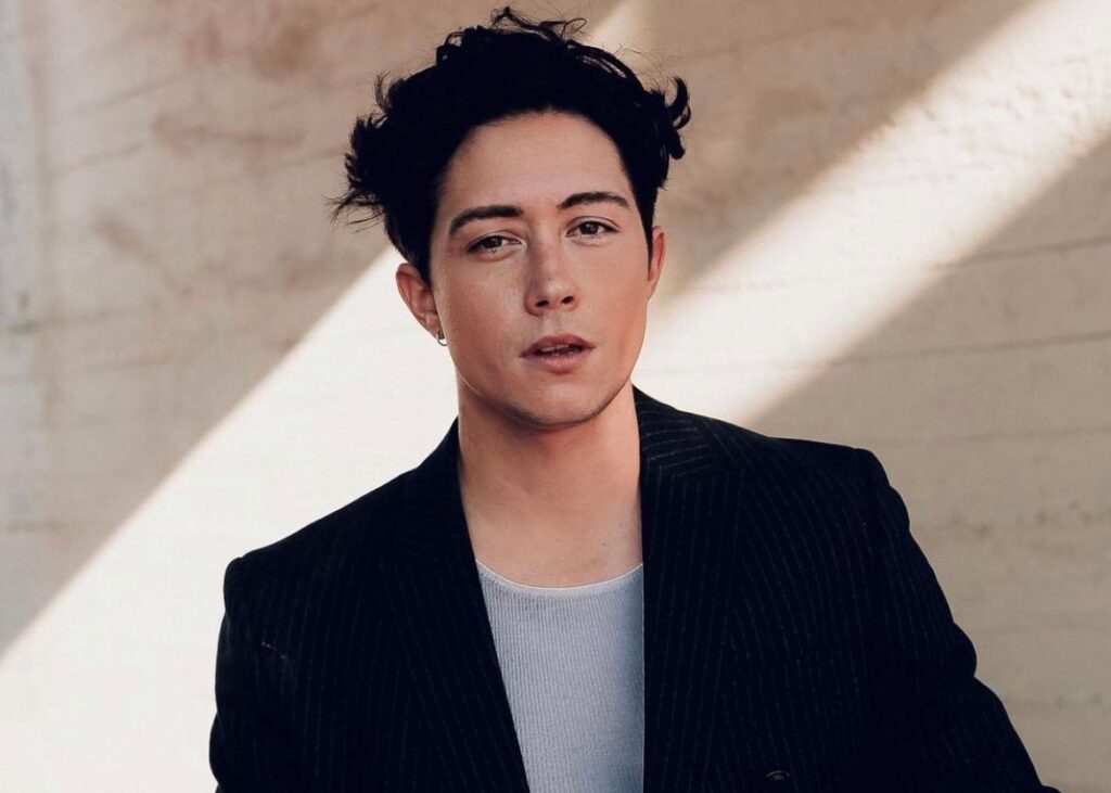 ‘Pretty Little Liars’: Jordan Gonzalez é promovido ao elenco regular da ...