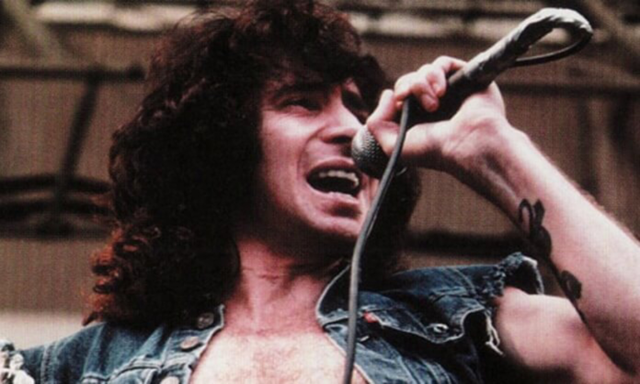 Filme sobre Bon Scott, do AC/DC, NÃO será uma biografia | CinePOP